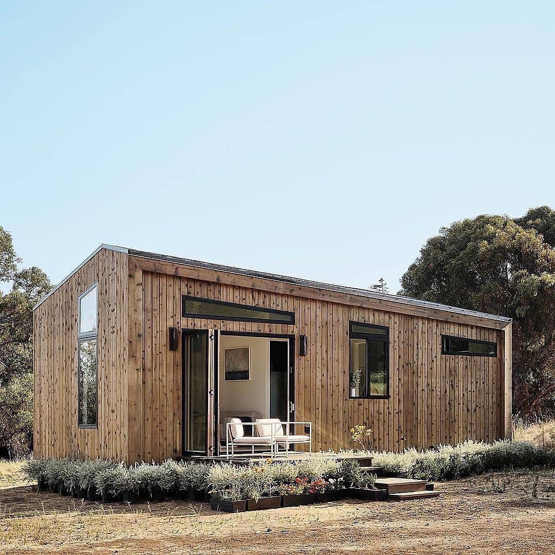 Small Modern Tiny House Homes: The Luxury of Compact Living