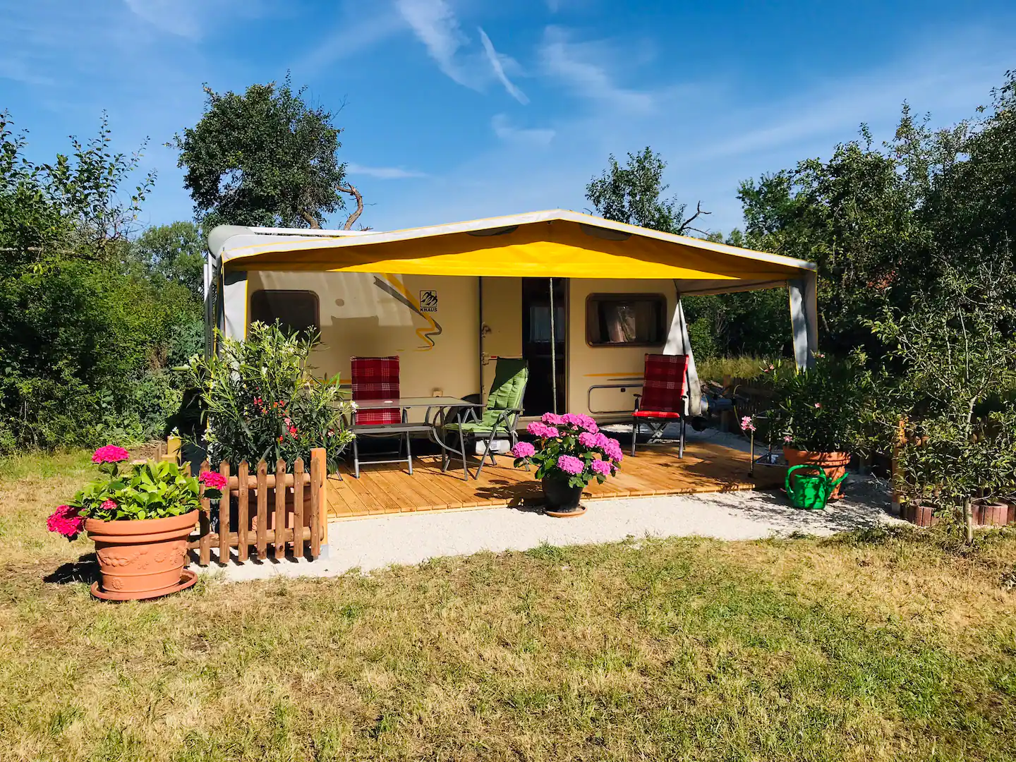 Garden-Themed Expandable Caravan - Trailerite